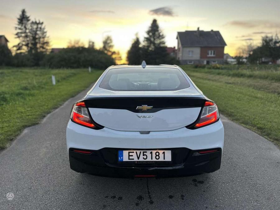 Balts Chevrolet Volt 2017 Viļņa, ar dzinēja tilpumu 1.50 L un nobraukumu 18 tūkst. km par 9150 €, foto 5 vietnē AUTOMOTO.COM.LV