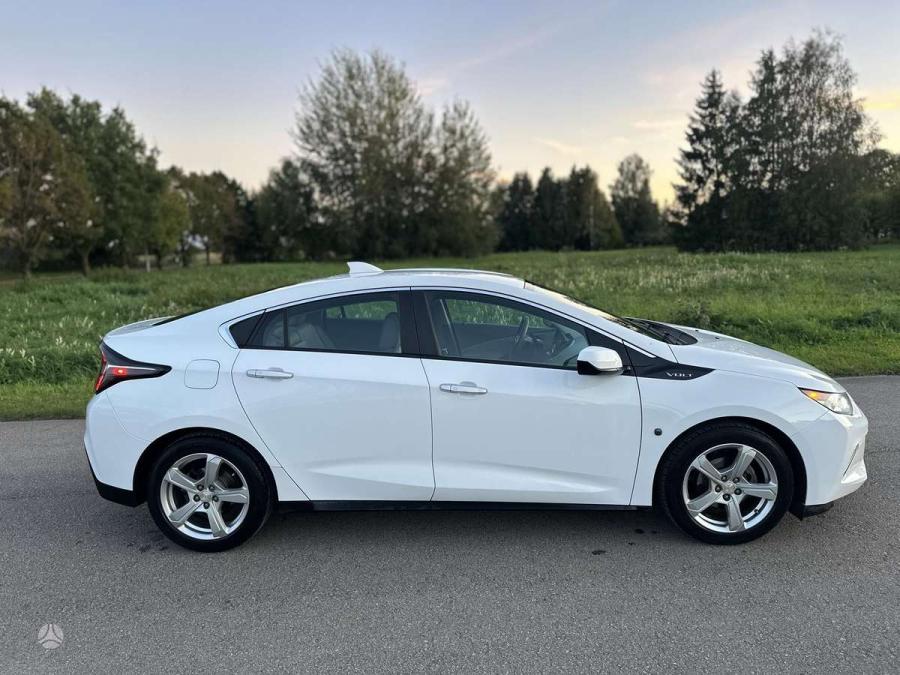 Balts Chevrolet Volt 2017 Viļņa, ar dzinēja tilpumu 1.50 L un nobraukumu 18 tūkst. km par 9150 €, foto 8 vietnē AUTOMOTO.COM.LV