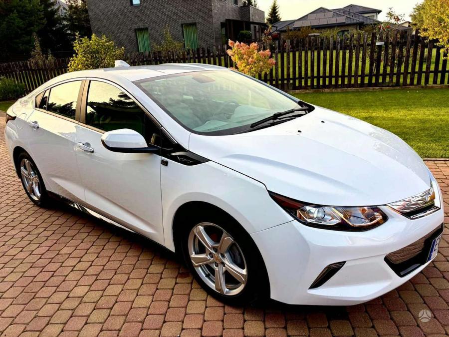 Balts Chevrolet Volt 2018 Viļņa, ar dzinēja tilpumu 1.49 L un nobraukumu 71 tūkst. km par 15800 €, foto 1 vietnē AUTOMOTO.COM.LV