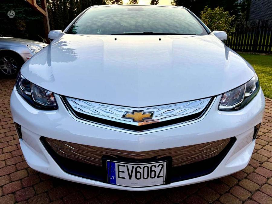 Balts Chevrolet Volt 2018 Viļņa, ar dzinēja tilpumu 1.49 L un nobraukumu 71 tūkst. km par 15800 €, foto 3 vietnē AUTOMOTO.COM.LV