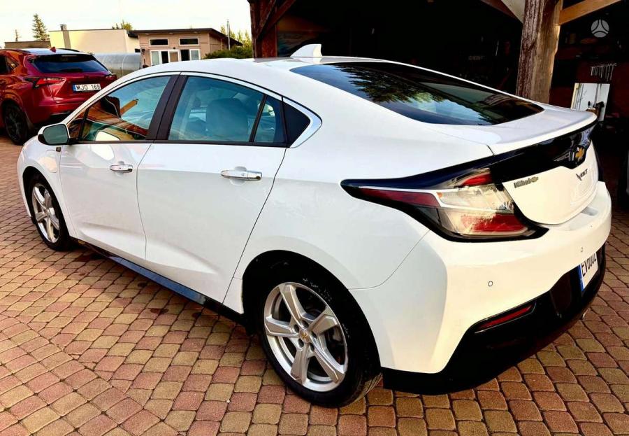 Balts Chevrolet Volt 2018 Viļņa, ar dzinēja tilpumu 1.49 L un nobraukumu 71 tūkst. km par 15800 €, foto 5 vietnē AUTOMOTO.COM.LV