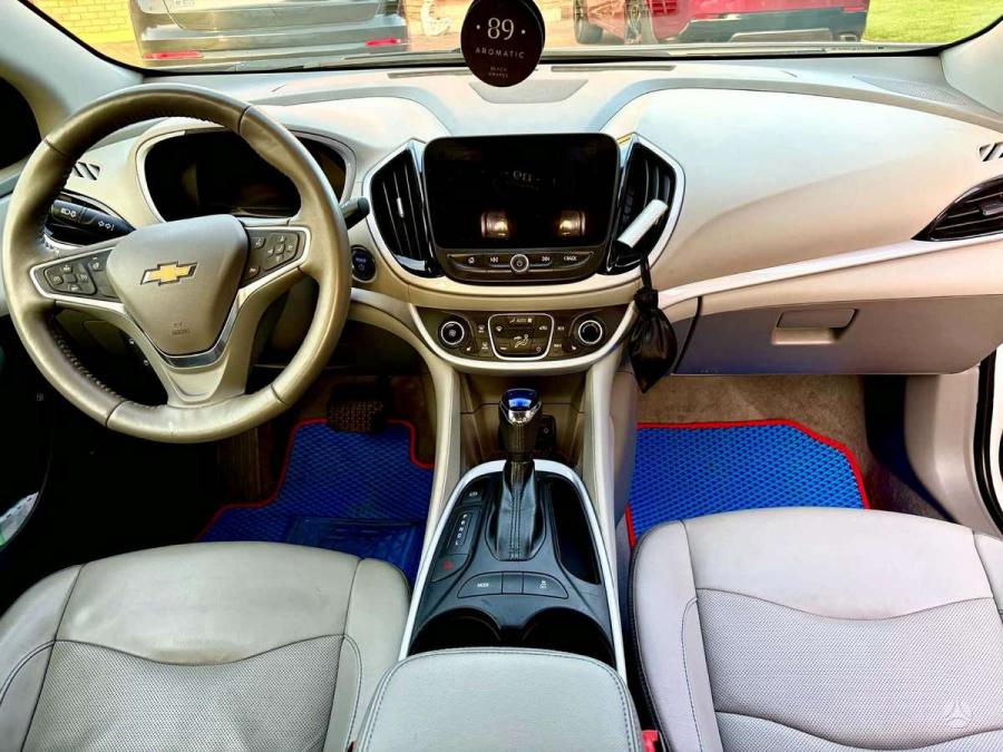 Balts Chevrolet Volt 2018 Viļņa, ar dzinēja tilpumu 1.49 L un nobraukumu 71 tūkst. km par 15800 €, foto 7 vietnē AUTOMOTO.COM.LV