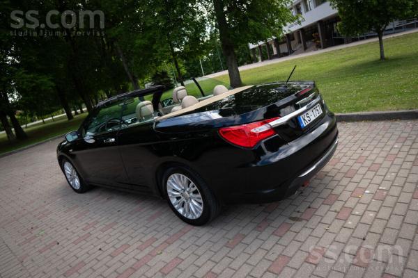 Melns Chrysler 200 2012 Dobele, ar dzinēja tilpumu 3.60 L un nobraukumu 104 tūkst. km par 4900 €, foto 3 vietnē AUTOMOTO.COM.LV