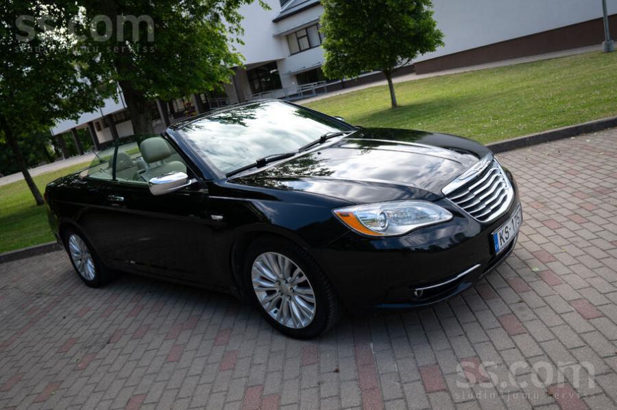 Black Chrysler 200 2012 in Dobele, with an engine capacity of 3.60 L and mileage of 104 thousand km for 4900 €, photo 5 on AUTOMOTO.COM.LV