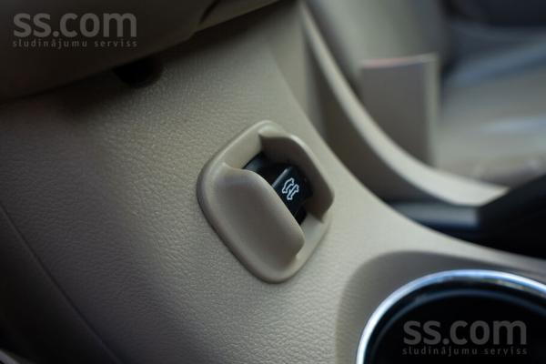 Melns Chrysler 200 2012 Dobele, ar dzinēja tilpumu 3.60 L un nobraukumu 104 tūkst. km par 4900 €, foto 8 vietnē AUTOMOTO.COM.LV
