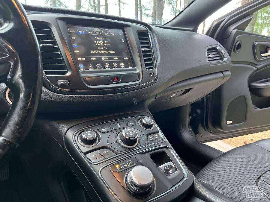 Melns Chrysler 200 2015 Kauņa, ar dzinēja tilpumu 3.60 L un nobraukumu 220 tūkst. km par 5300 €, foto 14 vietnē AUTOMOTO.COM.LV