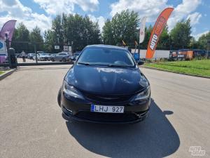 Black Chrysler 200 2015 in Kaunas, with an engine capacity of 2.40 L and mileage of 236 thousand km for 6500 €, photo 3 on AUTOMOTO.COM.LV