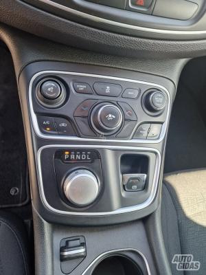 Black Chrysler 200 2015 in Kaunas, with an engine capacity of 2.40 L and mileage of 236 thousand km for 6500 €, photo 19 on AUTOMOTO.COM.LV