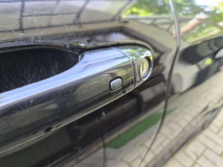 Black Chrysler 200 2015 in Vilnius, with an engine capacity of 2.40 L and mileage of 236 thousand km for 5800 €, photo 8 on AUTOMOTO.COM.LV