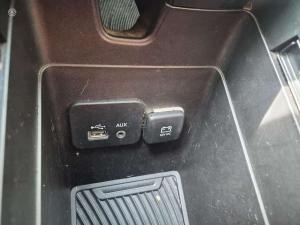 Black Chrysler 200 2015 in Vilnius, with an engine capacity of 2.40 L and mileage of 236 thousand km for 5800 €, photo 16 on AUTOMOTO.COM.LV