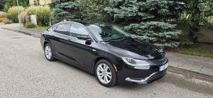 Black Chrysler 200 2017 in Klaipeda, with an engine capacity of 2.40 L and mileage of 77 thousand km for 8800 €, photo 3 on AUTOMOTO.COM.LV