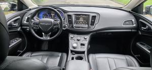 Black Chrysler 200 2017 in Klaipeda, with an engine capacity of 2.40 L and mileage of 77 thousand km for 8800 €, photo 11 on AUTOMOTO.COM.LV