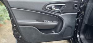 Black Chrysler 200 2017 in Klaipeda, with an engine capacity of 2.40 L and mileage of 77 thousand km for 8800 €, photo 13 on AUTOMOTO.COM.LV