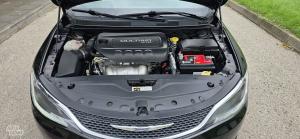 Black Chrysler 200 2017 in Klaipeda, with an engine capacity of 2.40 L and mileage of 77 thousand km for 8800 €, photo 17 on AUTOMOTO.COM.LV