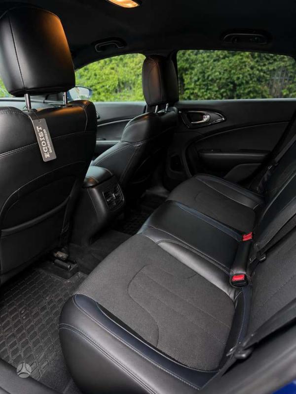 Zils Chrysler 200 2016 Viļņa, ar dzinēja tilpumu 2.36 L un nobraukumu 215 tūkst. km par 8100 €, foto 9 vietnē AUTOMOTO.COM.LV