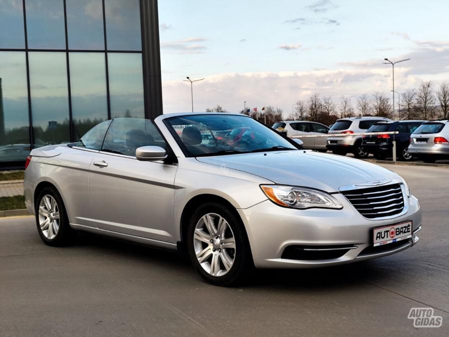 Pelēks Chrysler 200 2011 Šauļi, ar dzinēja tilpumu 3.60 L un nobraukumu 90 tūkst. km par 6600 €, foto 3 vietnē AUTOMOTO.COM.LV
