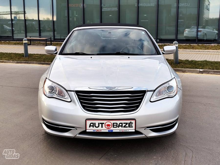 Pelēks Chrysler 200 2011 Šauļi, ar dzinēja tilpumu 3.60 L un nobraukumu 90 tūkst. km par 6600 €, foto 4 vietnē AUTOMOTO.COM.LV