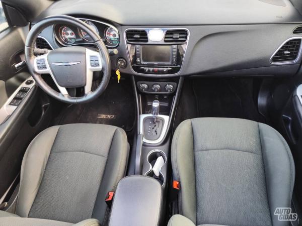 Pelēks Chrysler 200 2011 Šauļi, ar dzinēja tilpumu 3.60 L un nobraukumu 90 tūkst. km par 6600 €, foto 8 vietnē AUTOMOTO.COM.LV