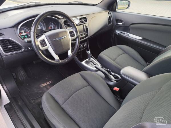 Pelēks Chrysler 200 2011 Šauļi, ar dzinēja tilpumu 3.60 L un nobraukumu 90 tūkst. km par 6600 €, foto 10 vietnē AUTOMOTO.COM.LV