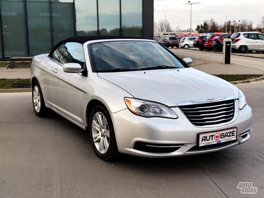 Pelēks Chrysler 200 2011 Šauļi, ar dzinēja tilpumu 3.60 L un nobraukumu 90 tūkst. km par 6600 €, foto 19 vietnē AUTOMOTO.COM.LV