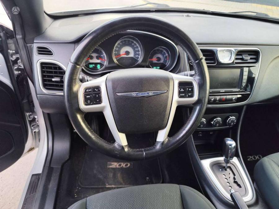 Pelēks Chrysler 200 2011 Šauļi, ar dzinēja tilpumu 3.60 L un nobraukumu 90 tūkst. km par 6400 €, foto 16 vietnē AUTOMOTO.COM.LV