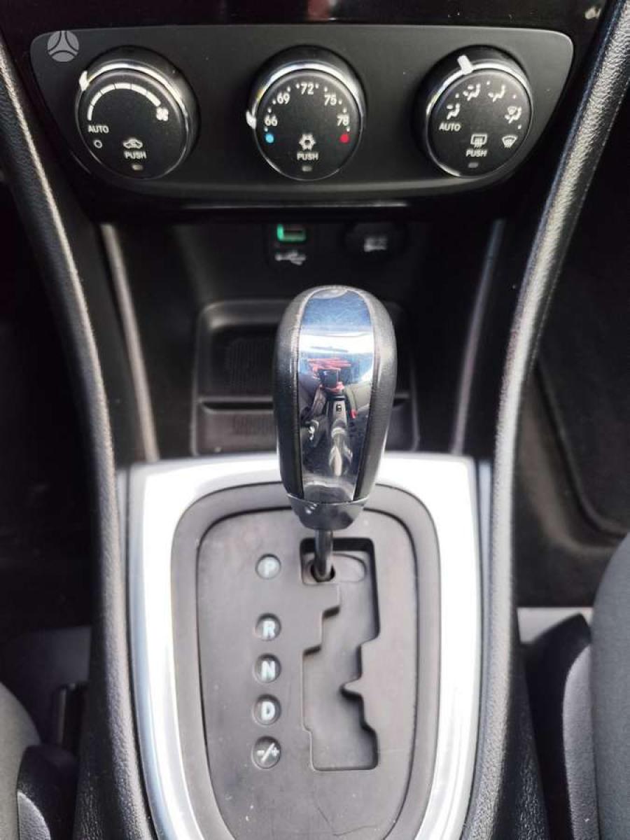 Pelēks Chrysler 200 2011 Šauļi, ar dzinēja tilpumu 3.60 L un nobraukumu 90 tūkst. km par 6400 €, foto 17 vietnē AUTOMOTO.COM.LV