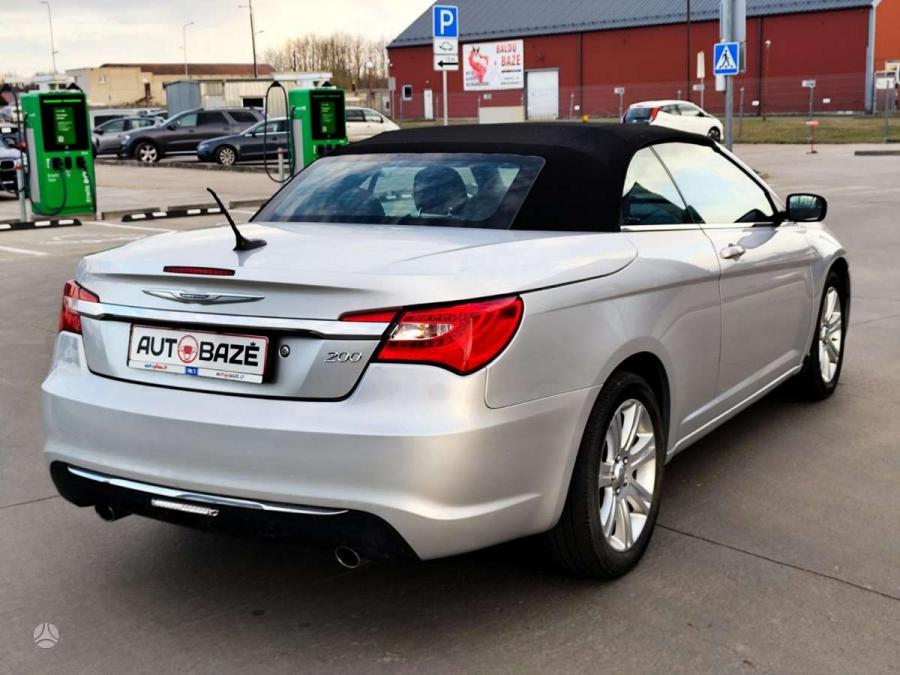 Pelēks Chrysler 200 2011 Šauļi, ar dzinēja tilpumu 3.60 L un nobraukumu 90 tūkst. km par 6400 €, foto 21 vietnē AUTOMOTO.COM.LV