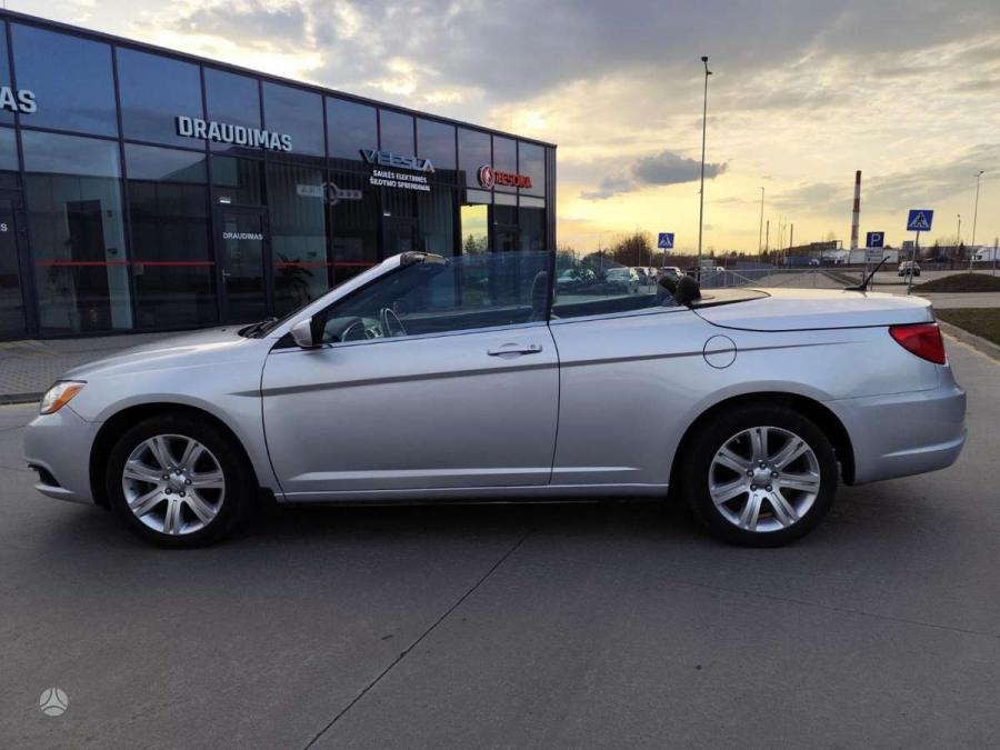 Pelēks Chrysler 200 2011 Šauļi, ar dzinēja tilpumu 3.60 L un nobraukumu 90 tūkst. km par 6400 €, foto 25 vietnē AUTOMOTO.COM.LV