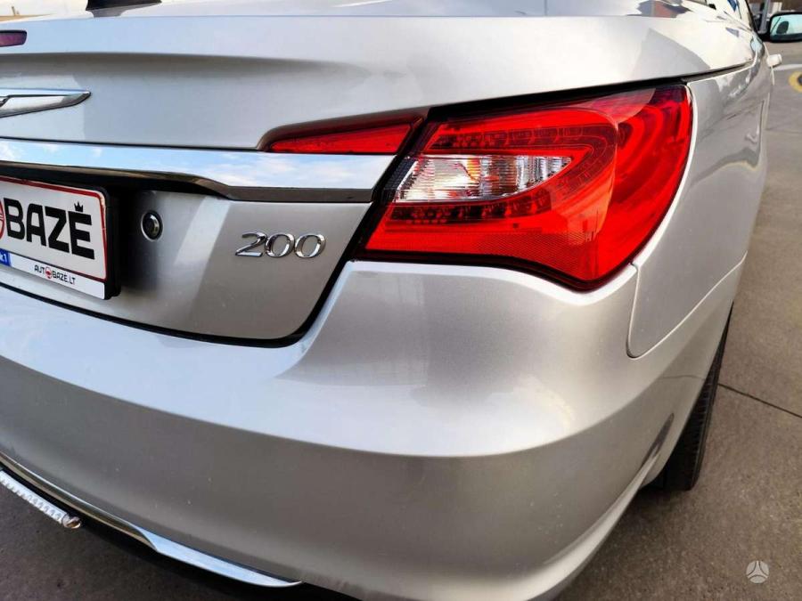 Pelēks Chrysler 200 2011 Šauļi, ar dzinēja tilpumu 3.60 L un nobraukumu 90 tūkst. km par 6400 €, foto 27 vietnē AUTOMOTO.COM.LV