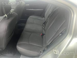 Grey Chrysler 200 2012 in Riga, with an engine capacity of 2.40 L and mileage of 257 thousand km for 2800 €, photo 5 on AUTOMOTO.COM.LV