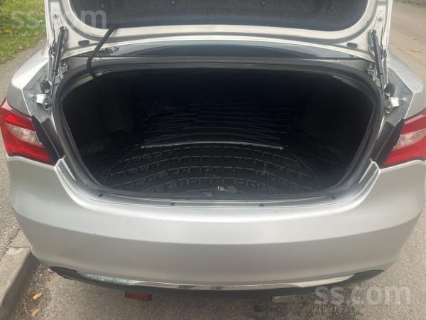 Grey Chrysler 200 2012 in Riga, with an engine capacity of 2.40 L and mileage of 257 thousand km for 2800 €, photo 7 on AUTOMOTO.COM.LV