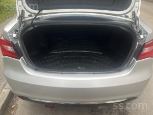 Grey Chrysler 200 2012 in Riga, with an engine capacity of 2.40 L and mileage of 257 thousand km for 2800 €, photo 7 on AUTOMOTO.COM.LV