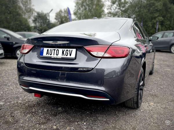 Pelēks Chrysler 200 2015 Viļņa, ar dzinēja tilpumu 2.40 L un nobraukumu 200 tūkst. km par 6999 €, foto 6 vietnē AUTOMOTO.COM.LV