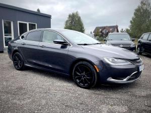 Grey Chrysler 200 2015 in Vilnius, with an engine capacity of 2.40 L and mileage of 200 thousand km for 6999 €, photo 8 on AUTOMOTO.COM.LV