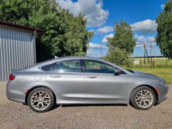 Grey Chrysler 200 2015 in Siauliai, with an engine capacity of 3.61 L and mileage of 240 thousand km for 5990 €, photo 10 on AUTOMOTO.COM.LV