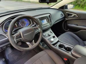 Grey Chrysler 200 2015 in Vilnius, with an engine capacity of 2.36 L and mileage of 213 thousand km for 6000 €, photo 6 on AUTOMOTO.COM.LV