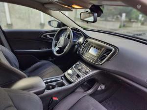 Grey Chrysler 200 2015 in Vilnius, with an engine capacity of 2.36 L and mileage of 213 thousand km for 6000 €, photo 7 on AUTOMOTO.COM.LV