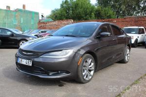 Grey Chrysler 200 2016 in Liepaja, with an engine capacity of 2.40 L and mileage of 219 thousand km for 5950 €, photo 2 on AUTOMOTO.COM.LV