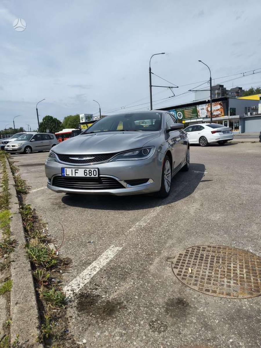 Pelēks Chrysler 200 2016 Kauņa, ar dzinēja tilpumu 2.36 L un nobraukumu 173 tūkst. km par 5700 €, foto 1 vietnē AUTOMOTO.COM.LV