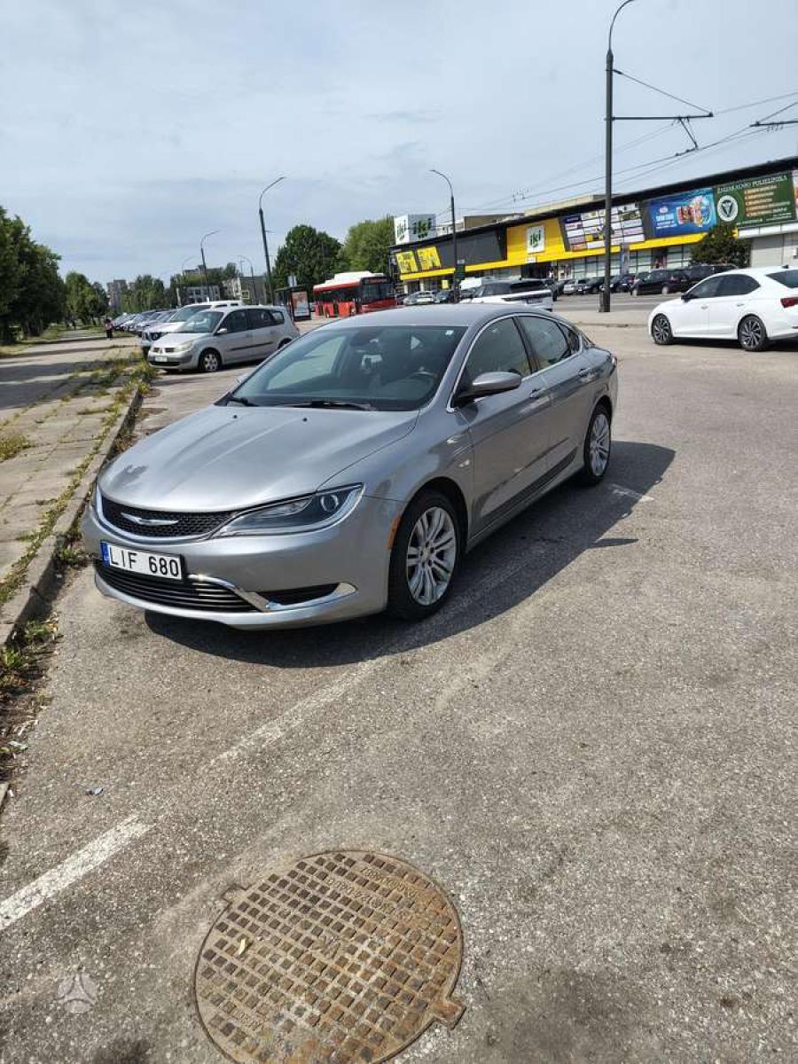 Pelēks Chrysler 200 2016 Kauņa, ar dzinēja tilpumu 2.36 L un nobraukumu 173 tūkst. km par 5700 €, foto 3 vietnē AUTOMOTO.COM.LV