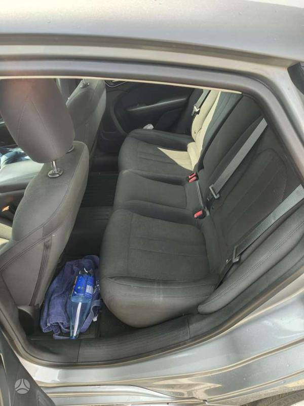 Grey Chrysler 200 2016 in Kaunas, with an engine capacity of 2.36 L and mileage of 173 thousand km for 5700 €, photo 9 on AUTOMOTO.COM.LV