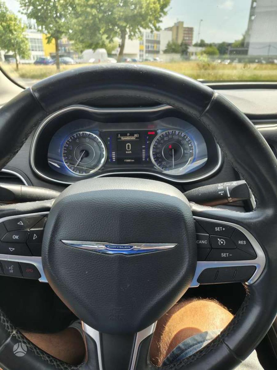 Pelēks Chrysler 200 2016 Kauņa, ar dzinēja tilpumu 2.36 L un nobraukumu 173 tūkst. km par 5700 €, foto 12 vietnē AUTOMOTO.COM.LV