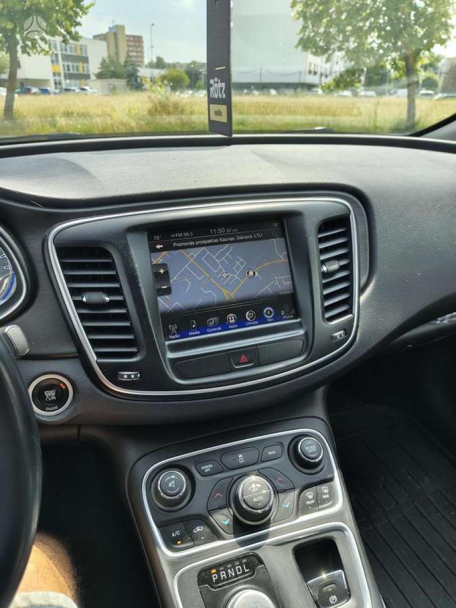 Pelēks Chrysler 200 2016 Kauņa, ar dzinēja tilpumu 2.36 L un nobraukumu 173 tūkst. km par 5700 €, foto 13 vietnē AUTOMOTO.COM.LV