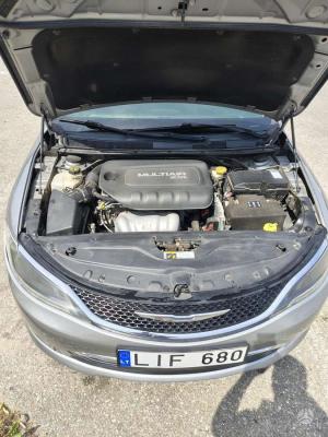 Pelēks Chrysler 200 2016 Kauņa, ar dzinēja tilpumu 2.36 L un nobraukumu 173 tūkst. km par 5700 €, foto 15 vietnē AUTOMOTO.COM.LV