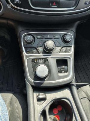 Pelēks Chrysler 200 2016 Kauņa, ar dzinēja tilpumu 2.36 L un nobraukumu 173 tūkst. km par 5700 €, foto 17 vietnē AUTOMOTO.COM.LV