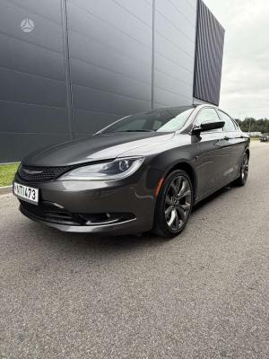 Grey Chrysler 200 2016 in Kaunas, with an engine capacity of 3.61 L and mileage of 300 thousand km for 8400 €, photo 3 on AUTOMOTO.COM.LV