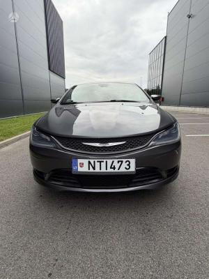 Grey Chrysler 200 2016 in Kaunas, with an engine capacity of 3.61 L and mileage of 300 thousand km for 8400 €, photo 4 on AUTOMOTO.COM.LV
