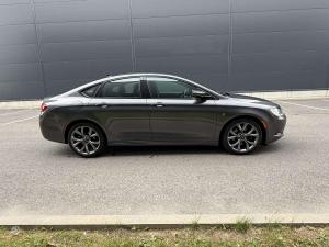 Grey Chrysler 200 2016 in Kaunas, with an engine capacity of 3.61 L and mileage of 300 thousand km for 8400 €, photo 6 on AUTOMOTO.COM.LV