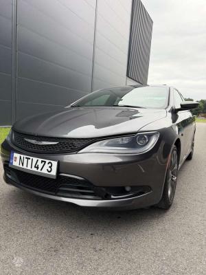 Grey Chrysler 200 2016 in Kaunas, with an engine capacity of 3.61 L and mileage of 300 thousand km for 8400 €, photo 11 on AUTOMOTO.COM.LV