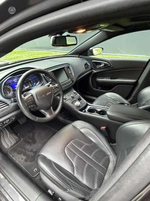 Grey Chrysler 200 2016 in Kaunas, with an engine capacity of 3.61 L and mileage of 300 thousand km for 8400 €, photo 14 on AUTOMOTO.COM.LV